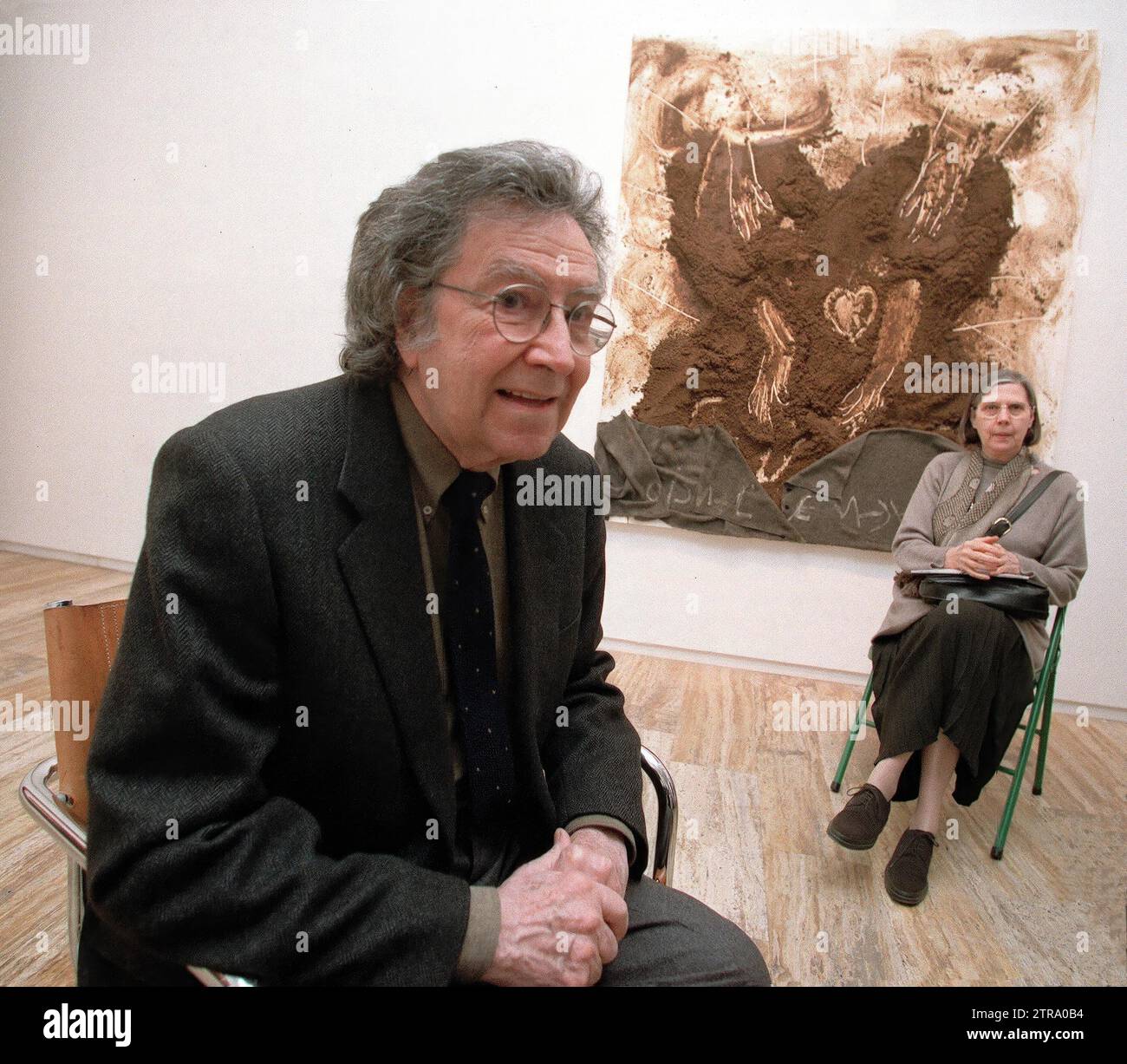 02/25/2001. Madrid...26..2..01.. Ausstellung von Antoni Tapies in der ...