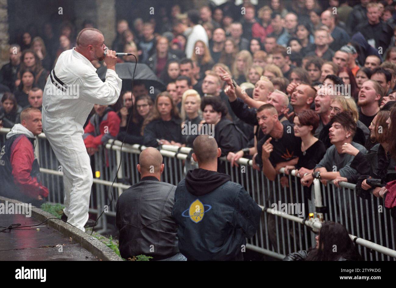 Sänger Dero Oomph bei einem Auftritt auf dem Sommertage-Open Air im ...