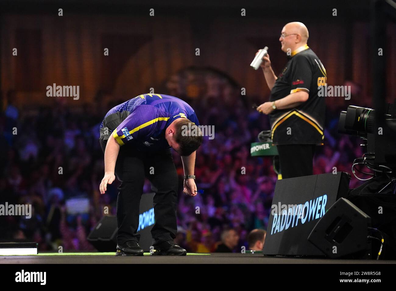 Luke Litttler reagiert, nachdem er Andrew Gilding (nicht abgebildet) am ...