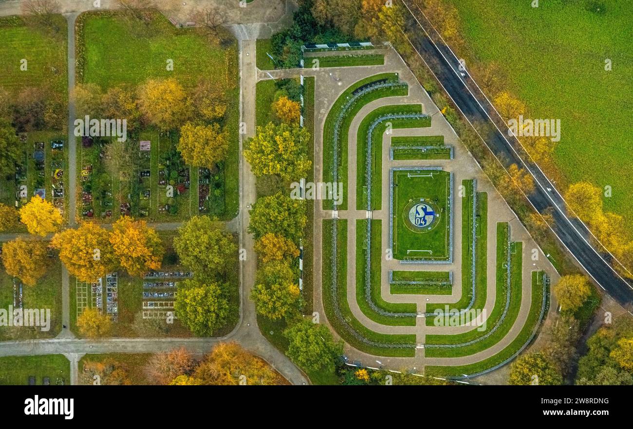 Aus der Vogelperspektive, Friedhof Schalke Fan Feld am Beckhausen-Sutum ...