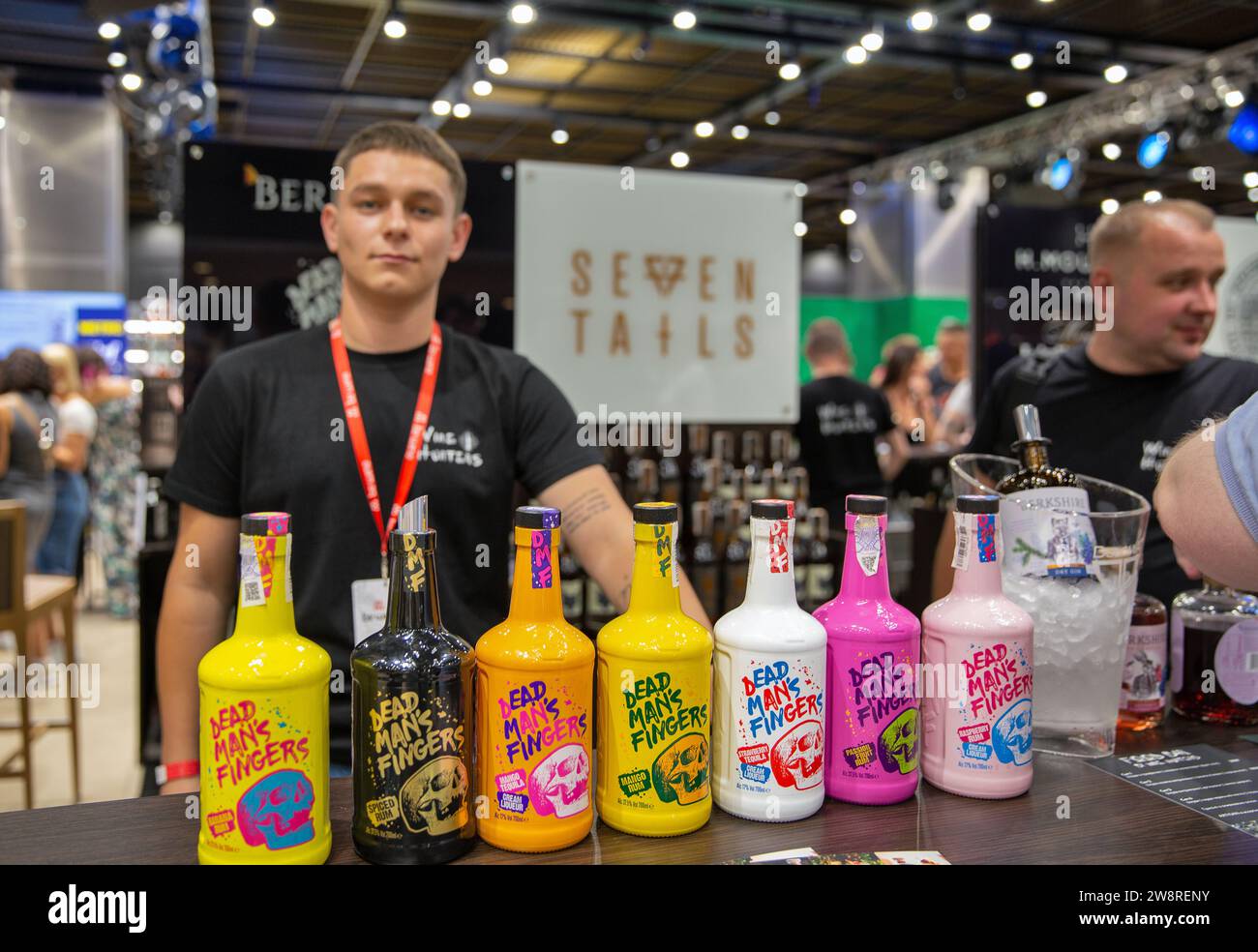 Kiew, Ukraine - 30. September 2023: Dead Mans Fingers oder DMF Rum und ...