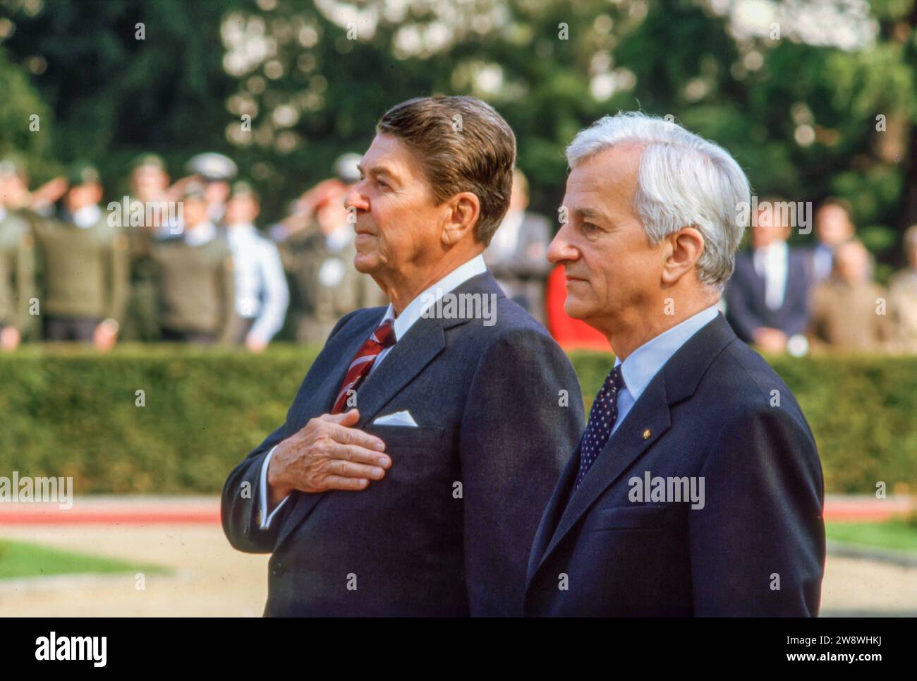 Präsident Ronald Reagan und Bundespräsident von Weizsäcker ...