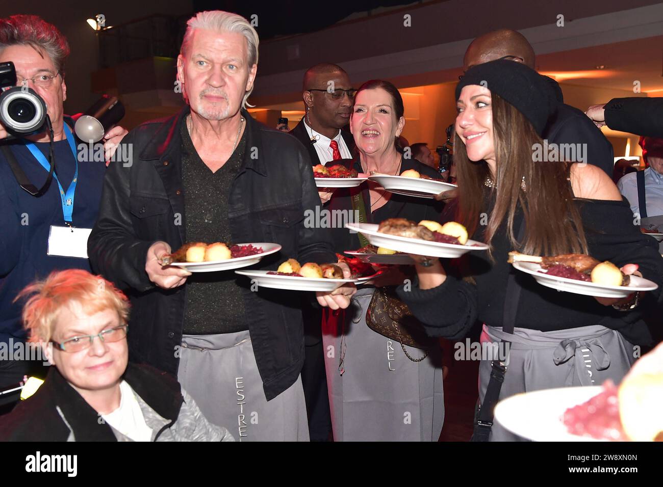 29. Weihnachtsfest für Obdachlose Jonny Logan, Katy Karren bauer ...
