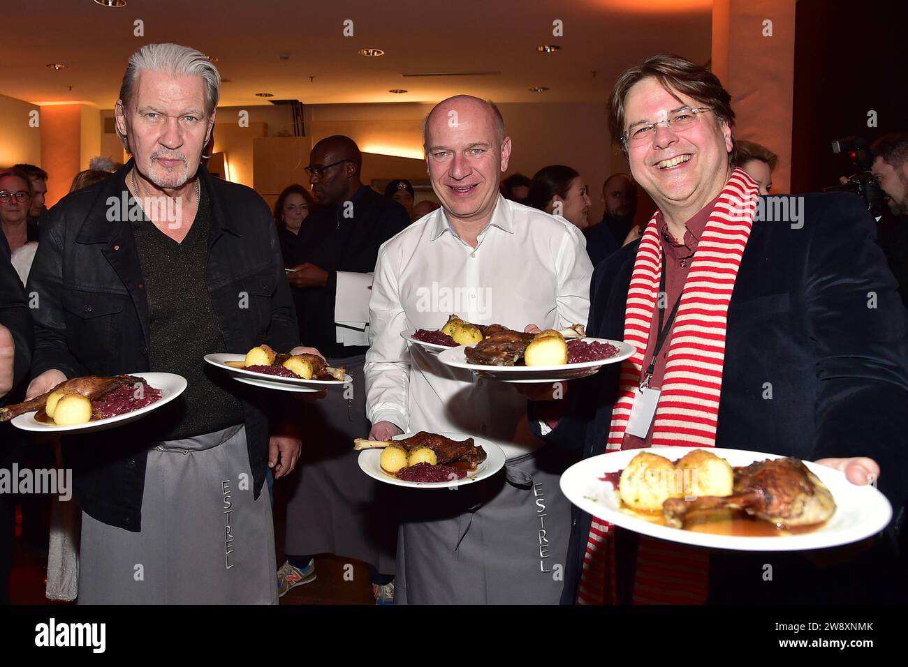29. Weihnachtsfest für Obdachlose Jonny Logan, Kai Wegner, Marcus ...