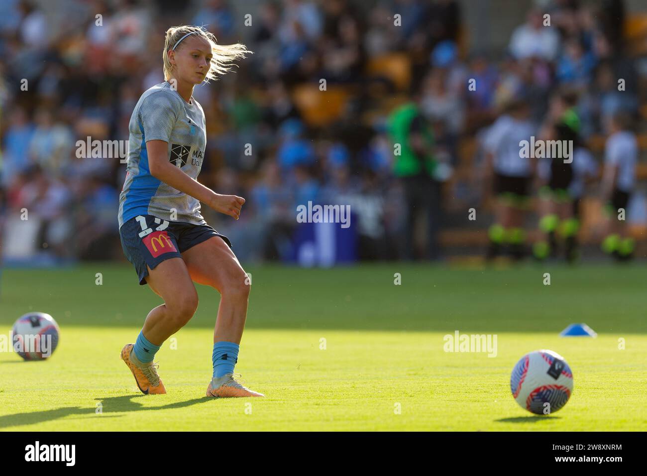 Sydney, Australien. Dezember 2023. Zara Kruger vom Sydney FC wärmt sich ...