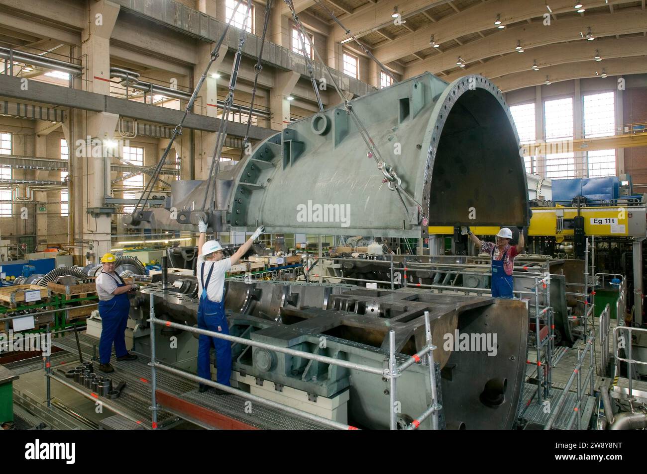 Herstellung einer industriellen Dampfturbine im Werk Goerlitz in ...