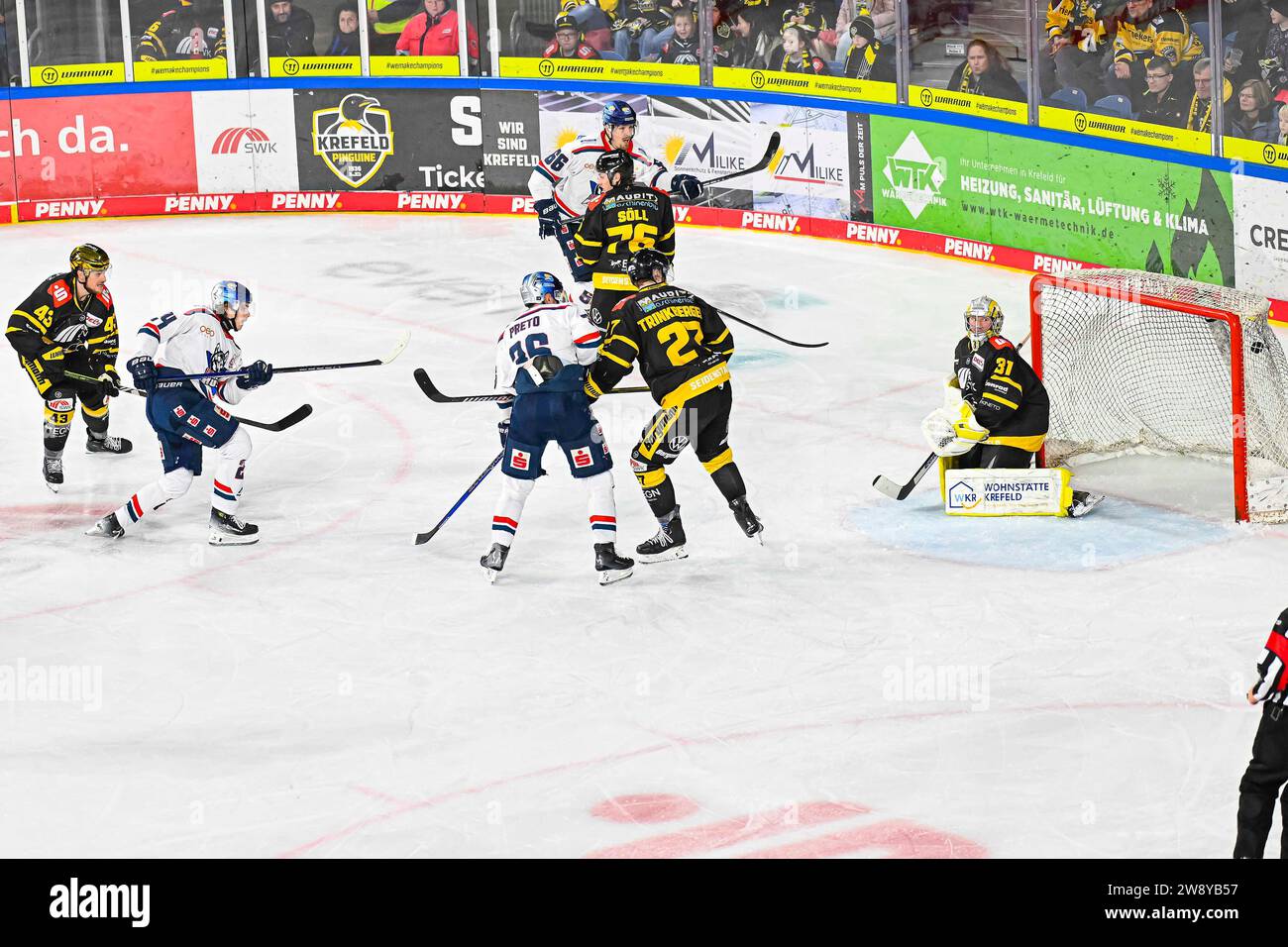 Eishockey - DEL 2: Krefeld Pinguine vs Kassel Huskies am 22.12.2023 in ...