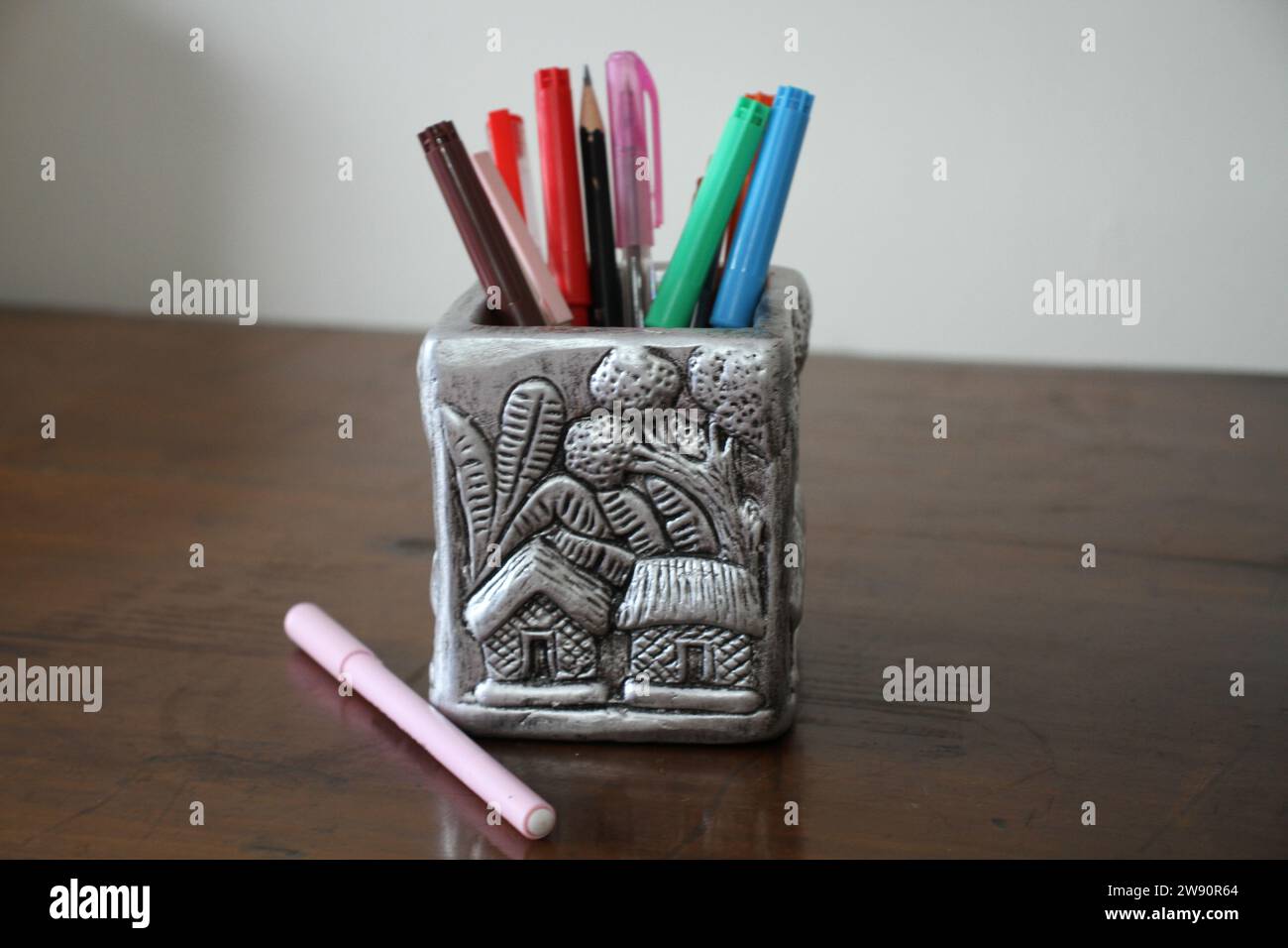 Grüner stift -Fotos und -Bildmaterial in hoher Auflösung – Alamy