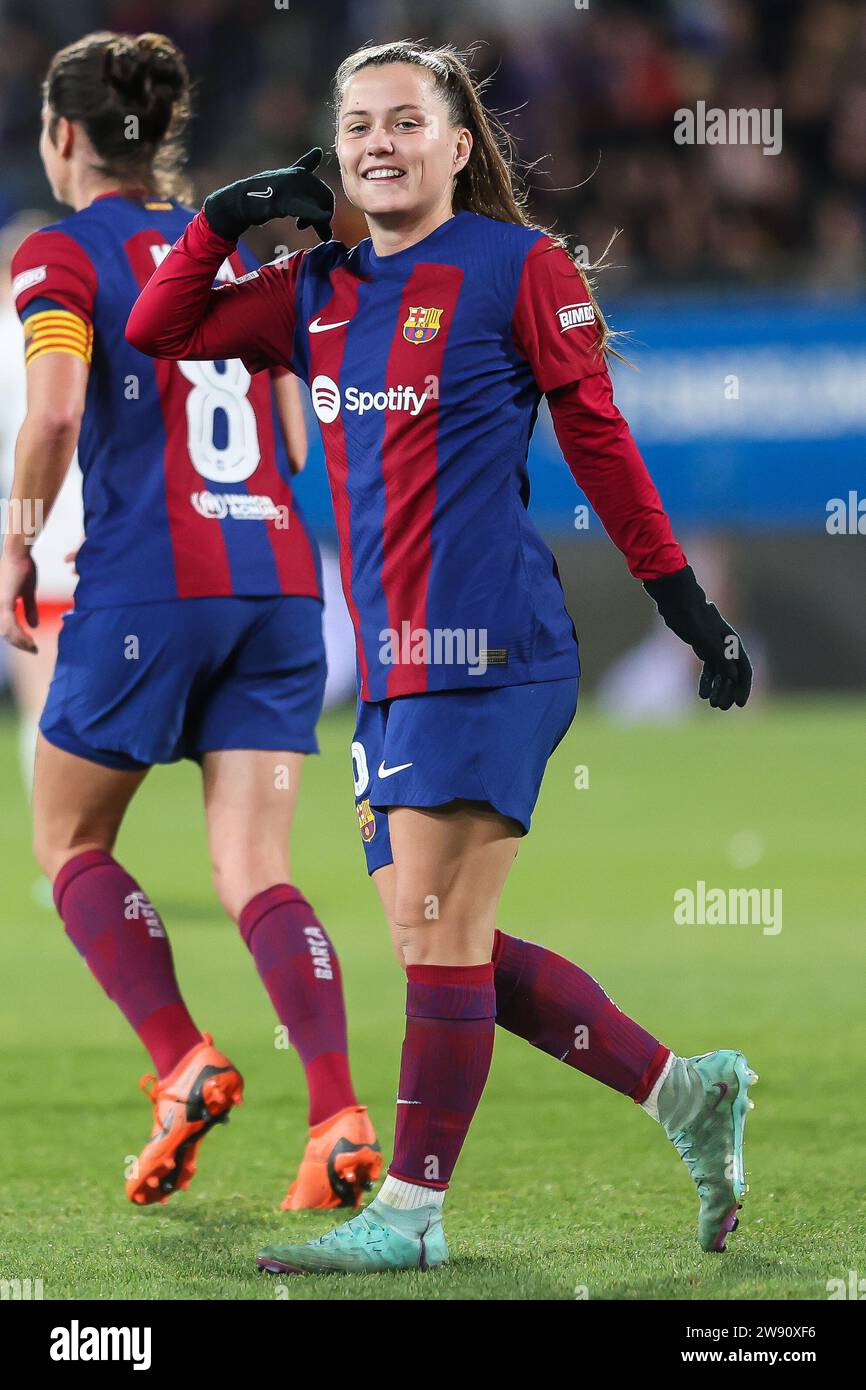 Barcelona, Spanien. Dezember 2023. Claudia Pina (6) vom FC Barcelona trifft beim Spiel der UEFA ...
