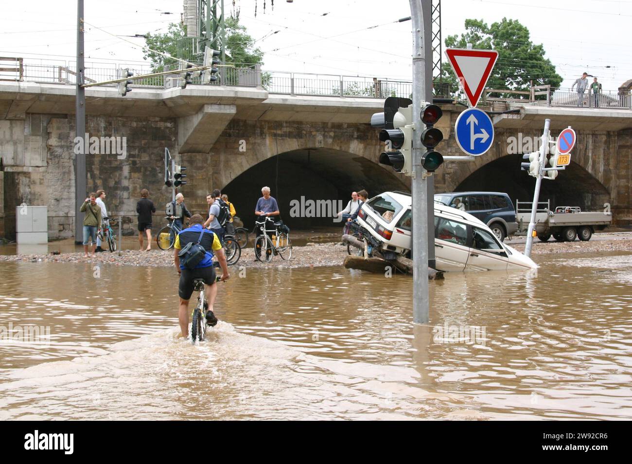 Hochwasser hochwasser hochwasser hochwasser -Fotos und -Bildmaterial in hoher Auflösung - Seite ...