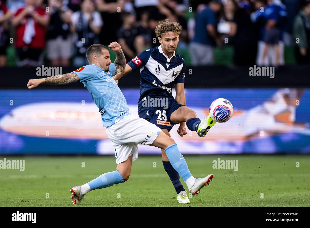 Melbourne, Australien, 23. Dezember 2023. Jamie Maclaren von Melbourne ...