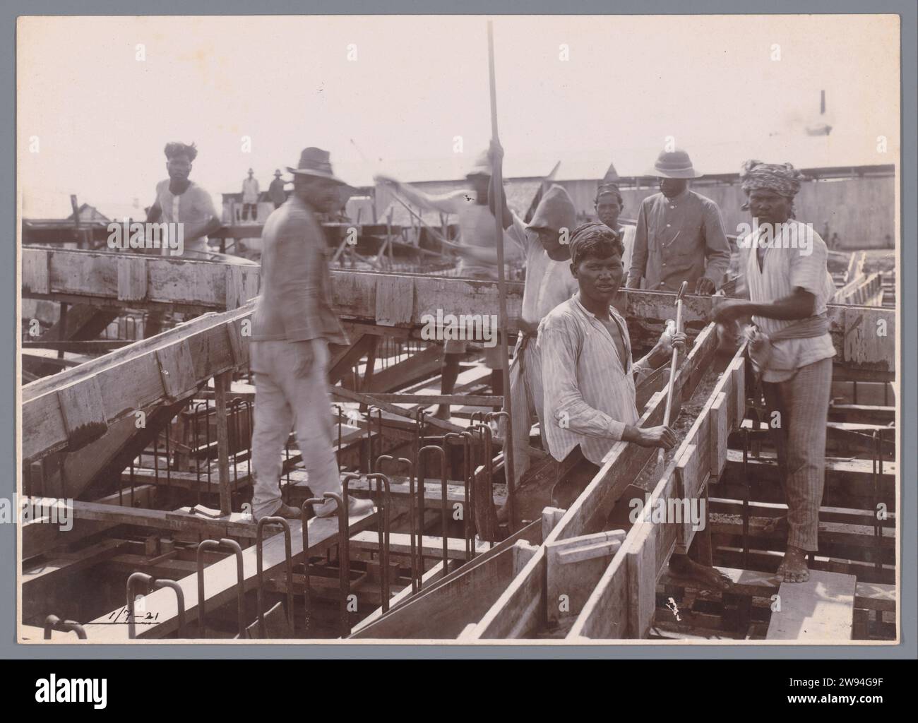Concrete caisson structure -Fotos und -Bildmaterial in hoher Auflösung ...
