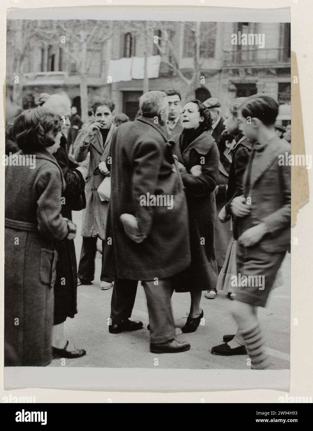 Battle for a Bread in Barcelona, Associated Press Berliner Büro, Foto ...