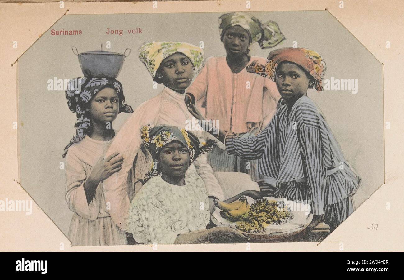 Gruppe junger Frauen aus Suriname, Eugen Klein, 1900 - 1910 Gruppe ...