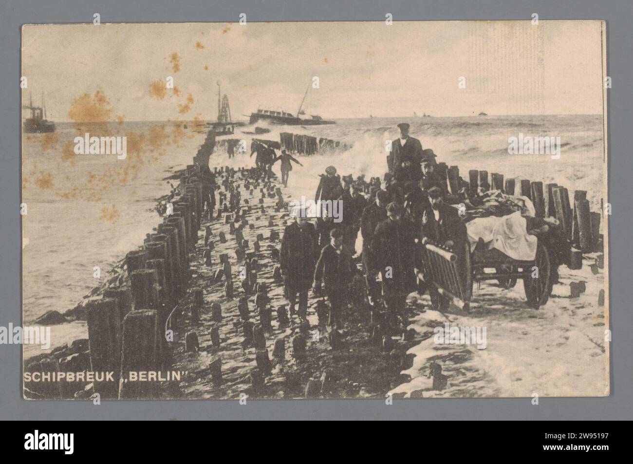 Schiffswrack „Berlin“, Nicolaas Jan Boon, 1907 Postkarte, (Foto). Pier ...