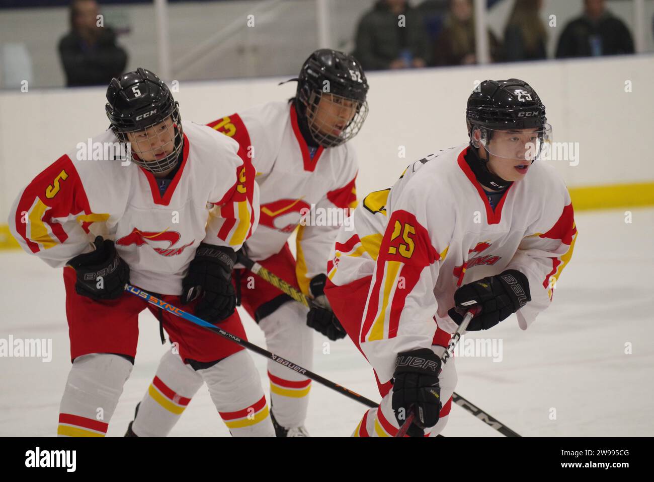 Dumfries, 14. Dezember 2023. Song Jianuo, Li Zhichen und Liu Zihao ...