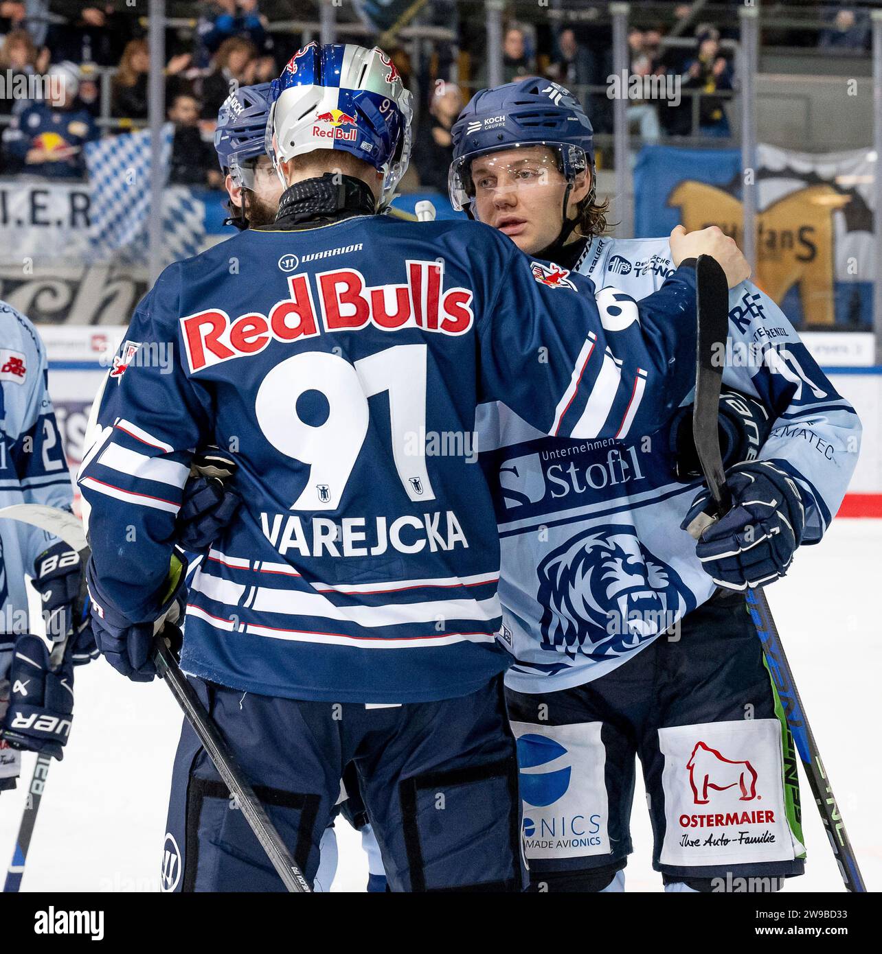 München, Deutschland. Dezember 2023. Filip Varejcka (EHC Red Bull ...