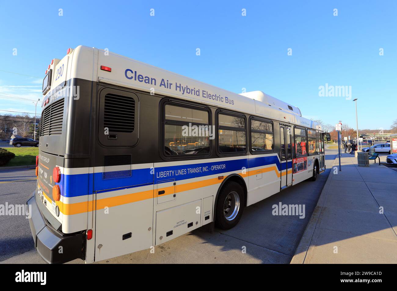Hybrid electric bus -Fotos und -Bildmaterial in hoher Auflösung – Alamy