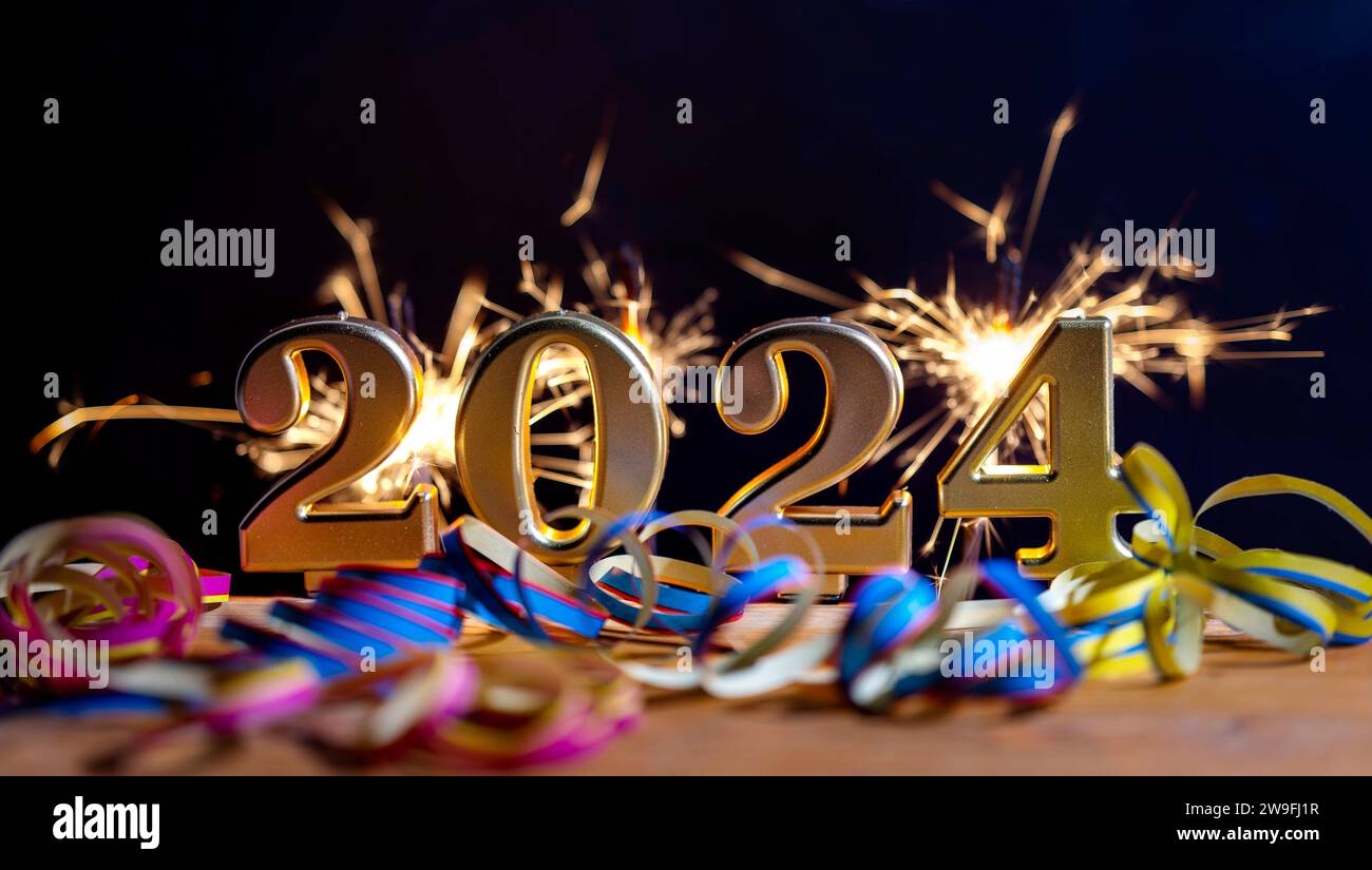 27.12.2023, Symbolbild Silvester 2023/2024, die Welt feiert ins neue ...