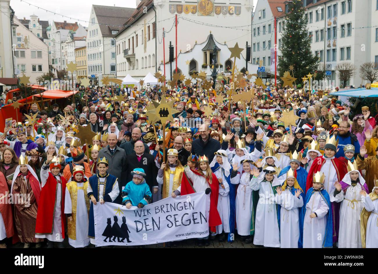 Die bundesweite 66. Aktion Dreikoenigssingen 2024 ist am Freitag 29.12.2023 in Kempten im ...