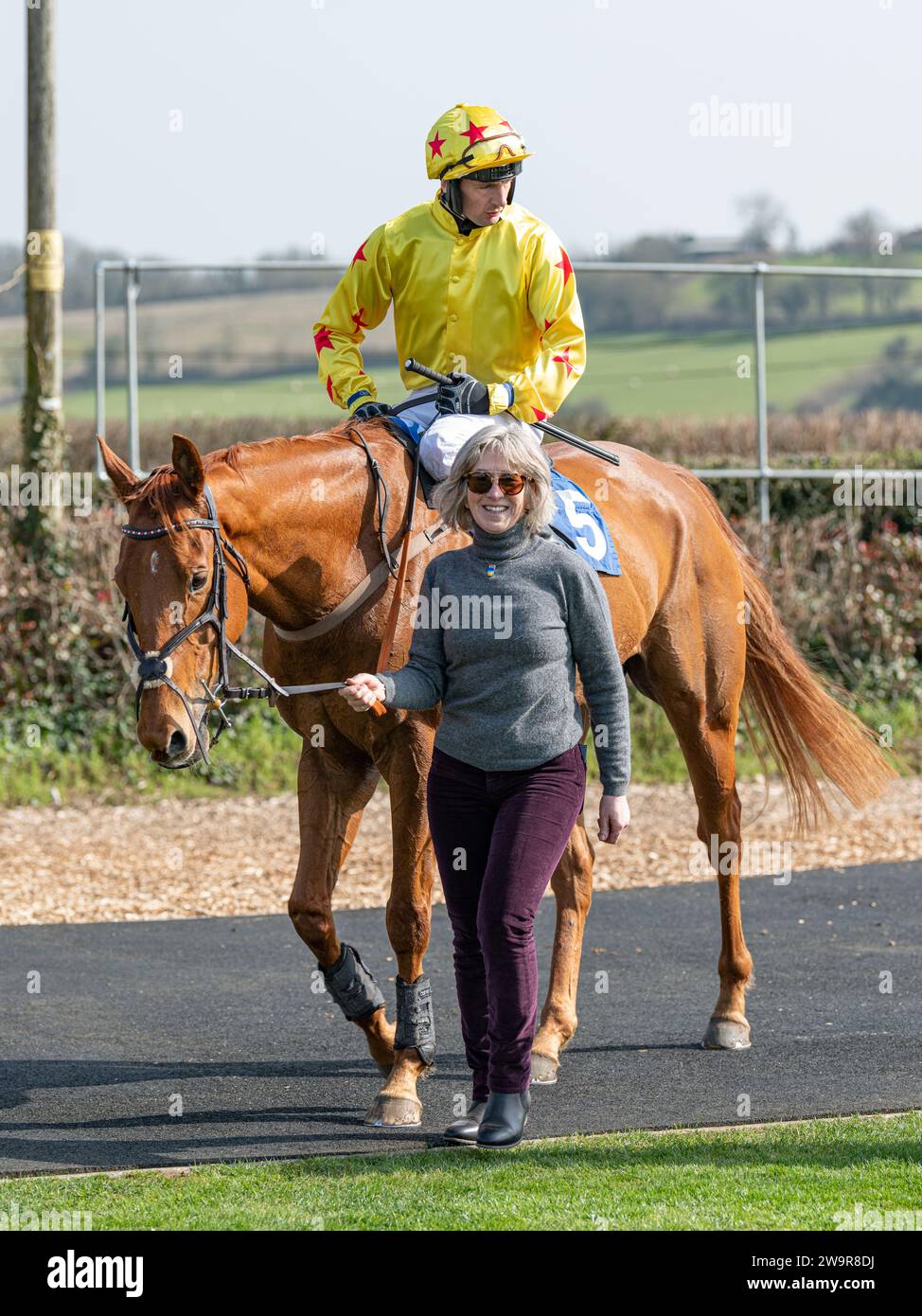 Siegerjockey james best -Fotos und -Bildmaterial in hoher Auflösung – Alamy