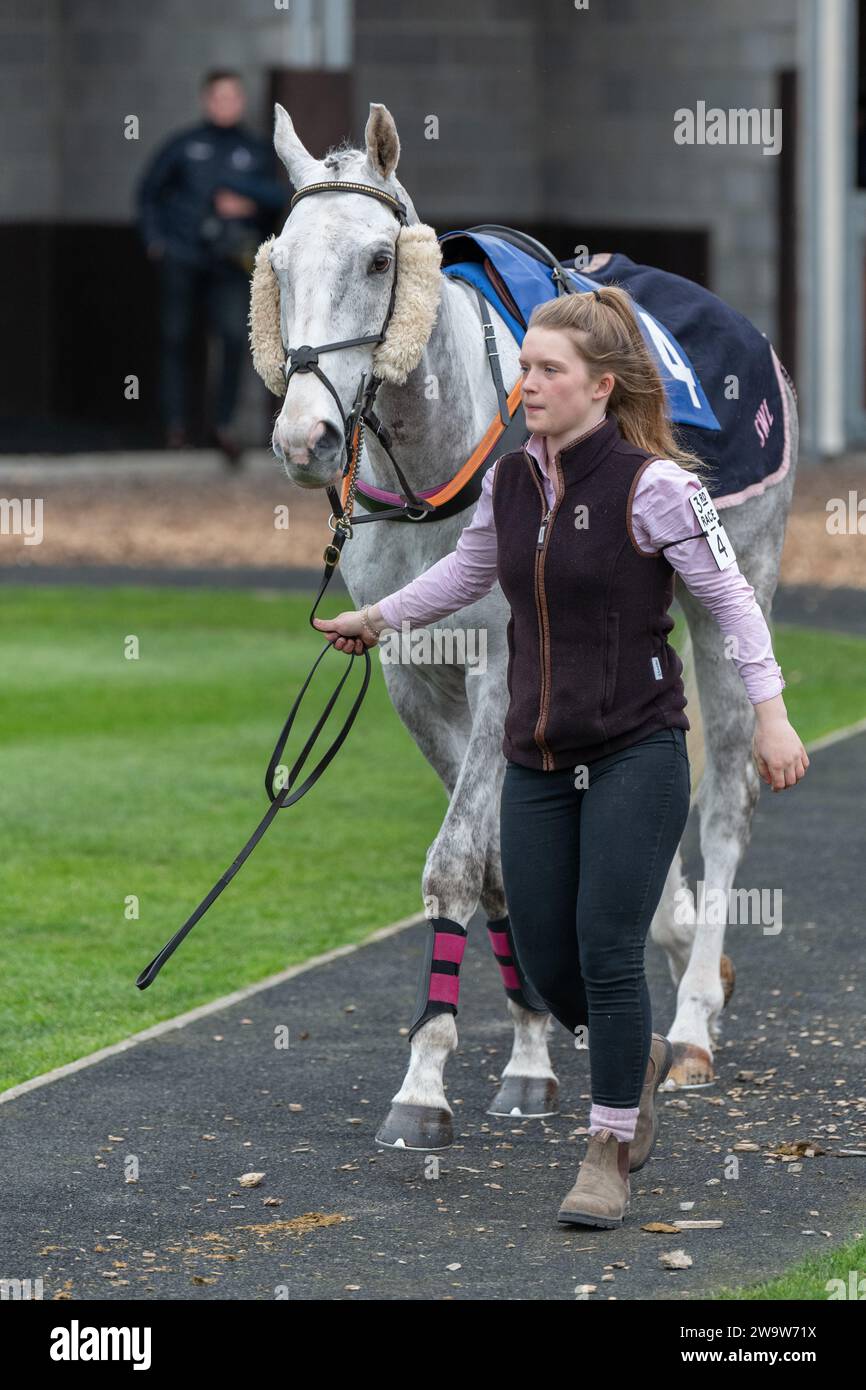 Sheila lewis trainierte family pot -Fotos und -Bildmaterial in hoher ...