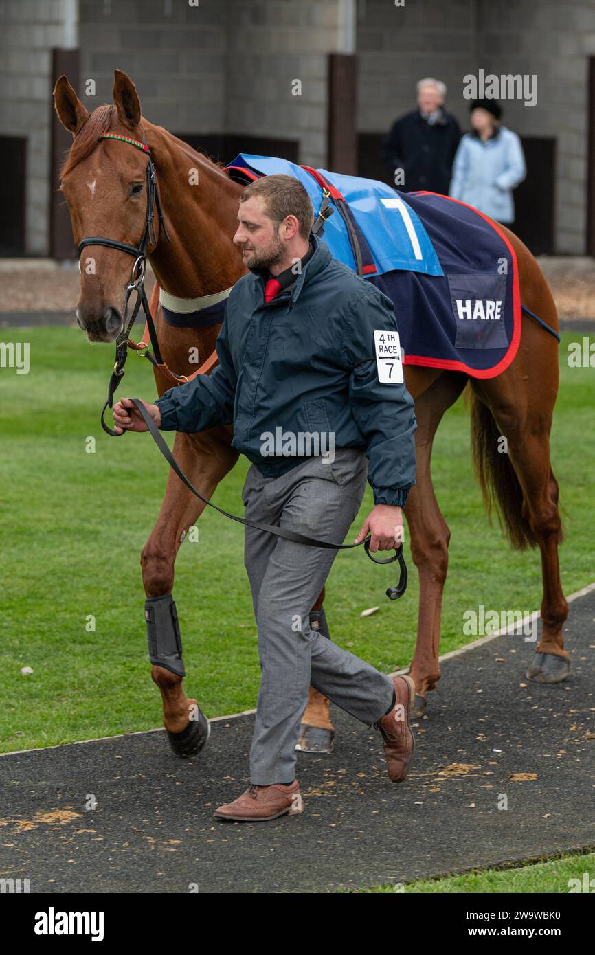 Tom bellamy reitet tanz mit feuer -Fotos und -Bildmaterial in hoher ...