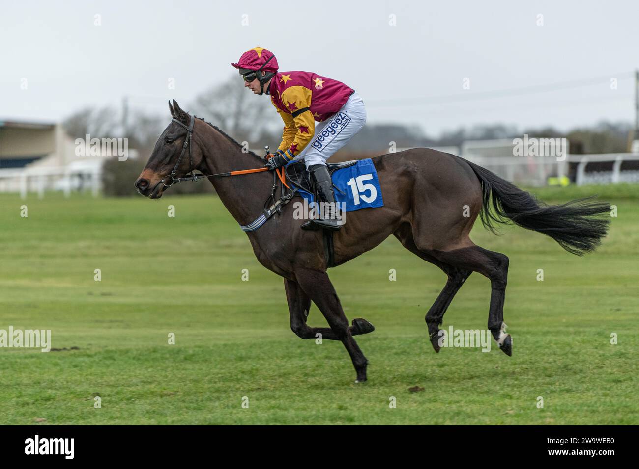 Trainiert von jeremy scott -Fotos und -Bildmaterial in hoher Auflösung ...