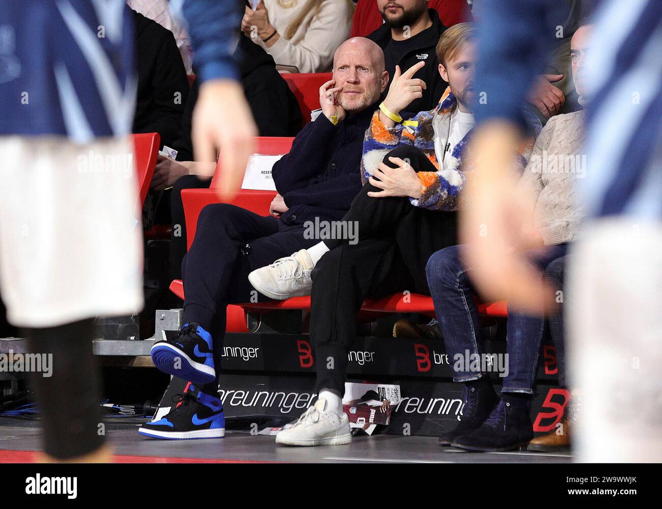 Matthias Sammer schaut sich das Spiel an. GER, FC Bayern Basketball vs ...