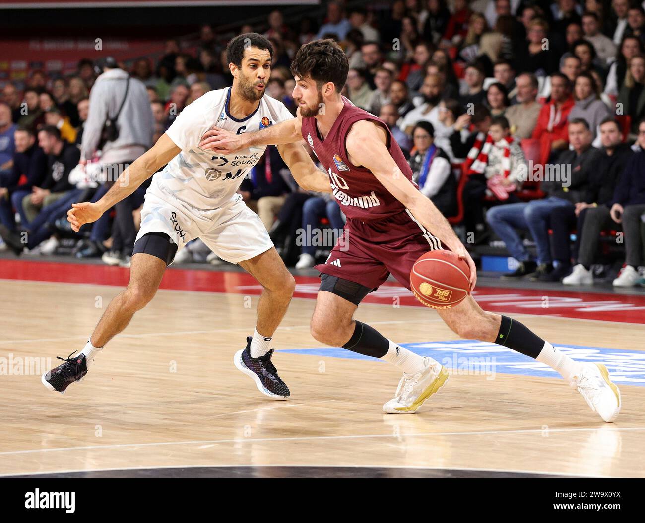 ZWEIKAMPF zwischen Elias Lasisi (MLP Academics Heidelberg, #6) und ...