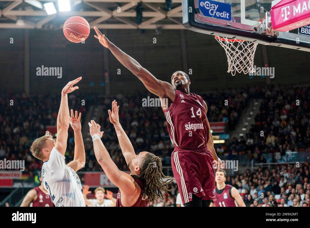 München, Deutschland. Dezember 2023 30. Niklas Würzner (MLP Riesen ...