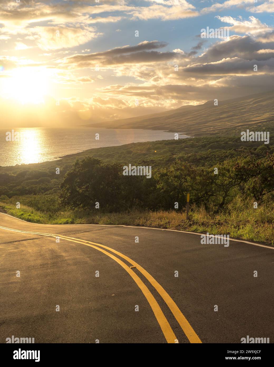 Der Piilani Highway auf Maui entfaltet sich zu einer atemberaubenden ...