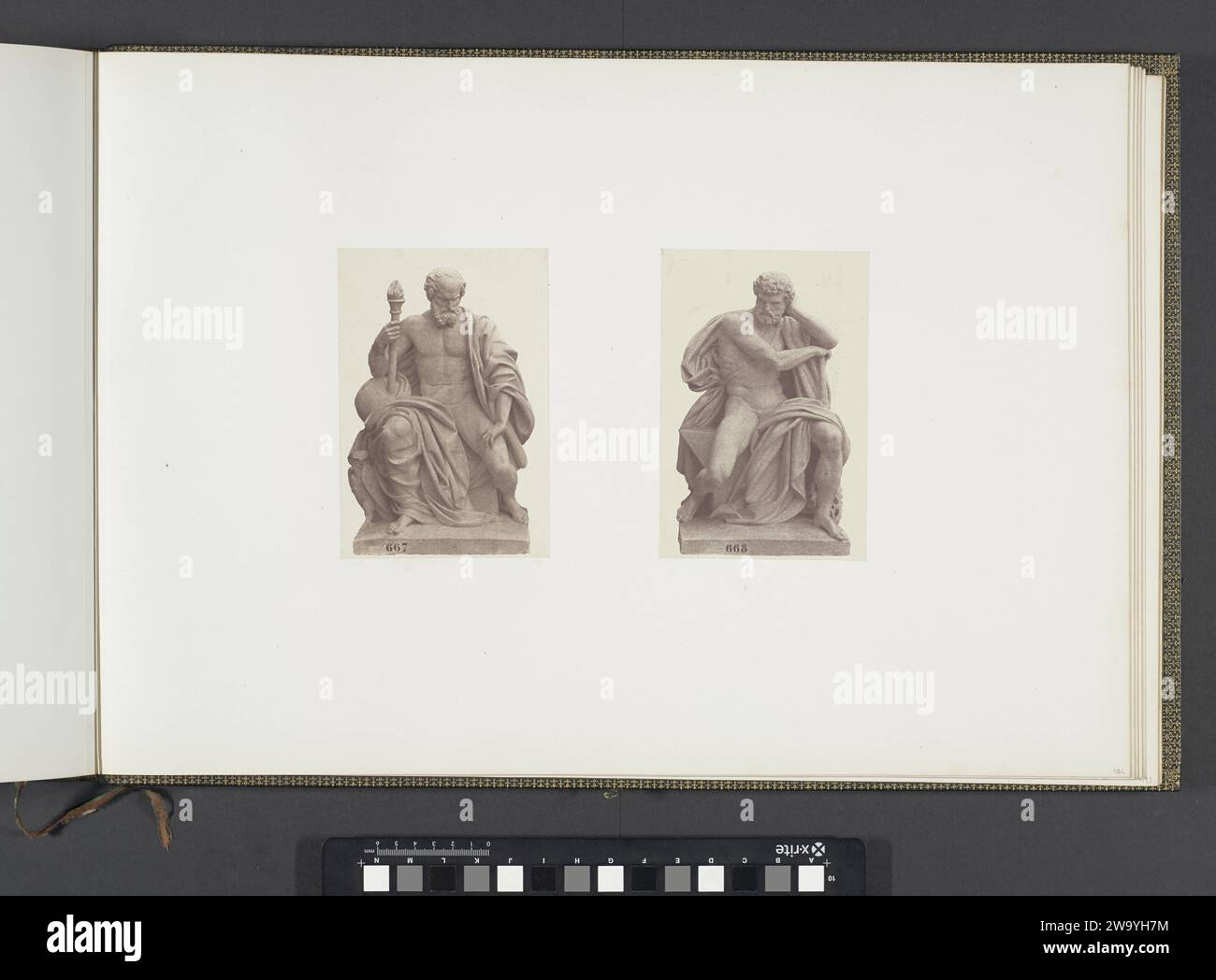 GIPS Models für Skulpturen am Palais du Louvre: Links 'La Science' und ...