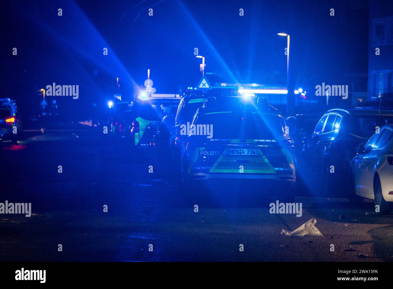 Solingen, Deutschland. Januar 2024. An Silvester sind Polizeibeamte in ...