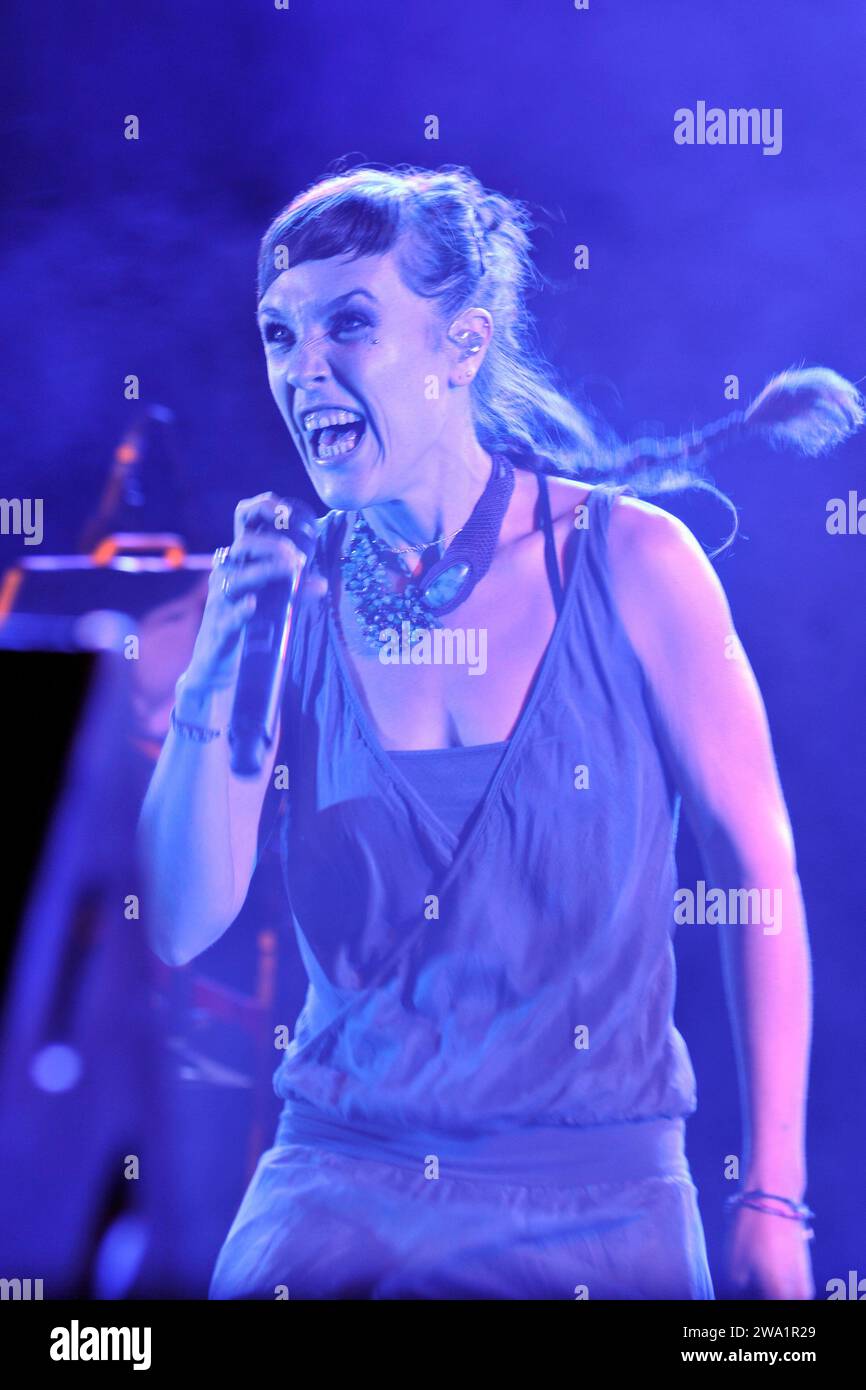 Zaz singer -Fotos und -Bildmaterial in hoher Auflösung – Alamy