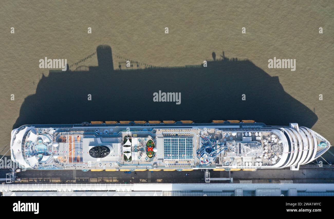 Shanghai, China. Januar 2024. Dieses Luftbild, das am 1. Januar 2024 ...