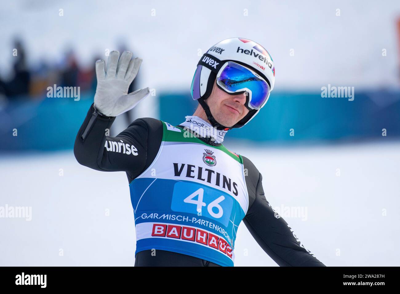 Simon Ammann (Schweiz) winkt den Fans im Ziel, GER, Neujahrsspringen ...