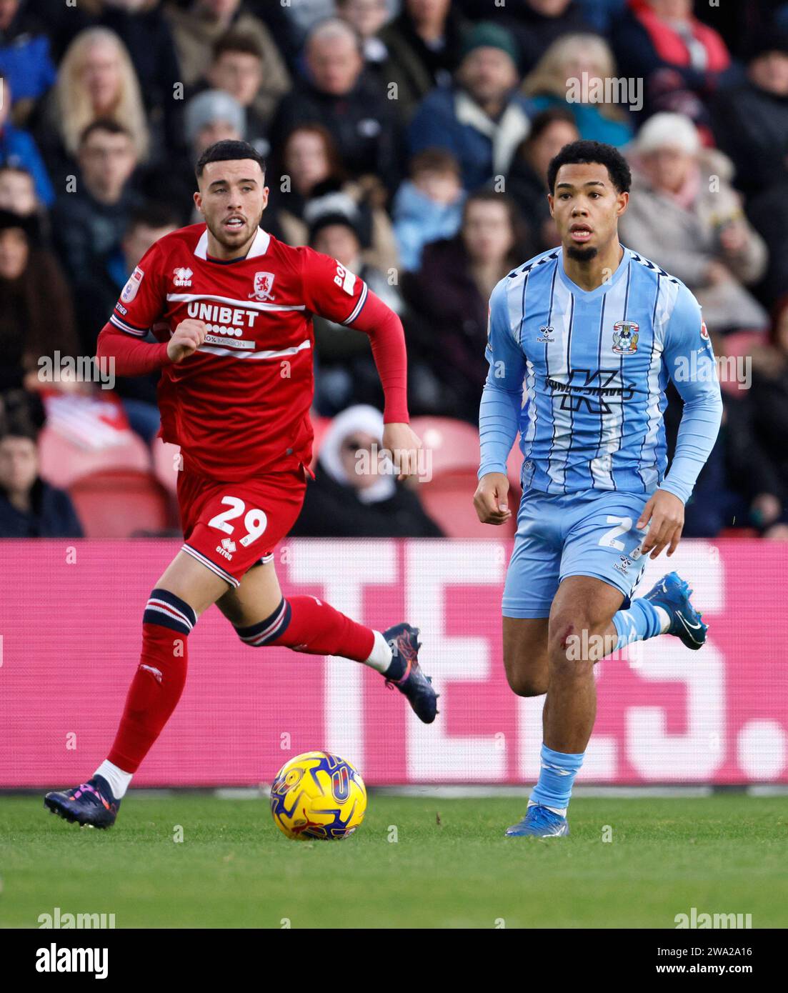 Sam Greenwood (links) von Middlesbrough und Milan van Ewijk von ...