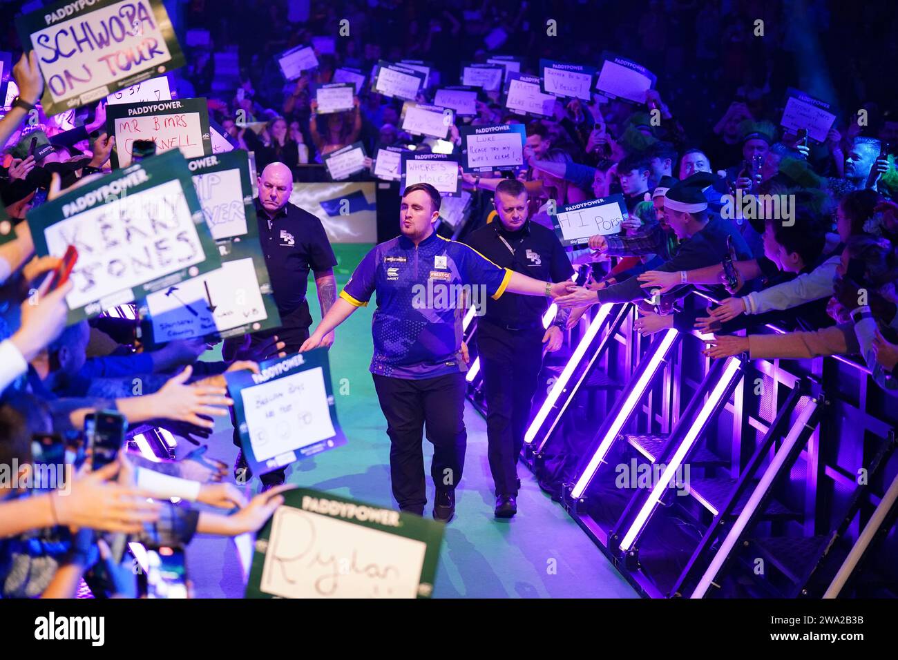 Luke Litter geht hinaus, um Brendan Dolan (nicht abgebildet) am 14. Tag ...