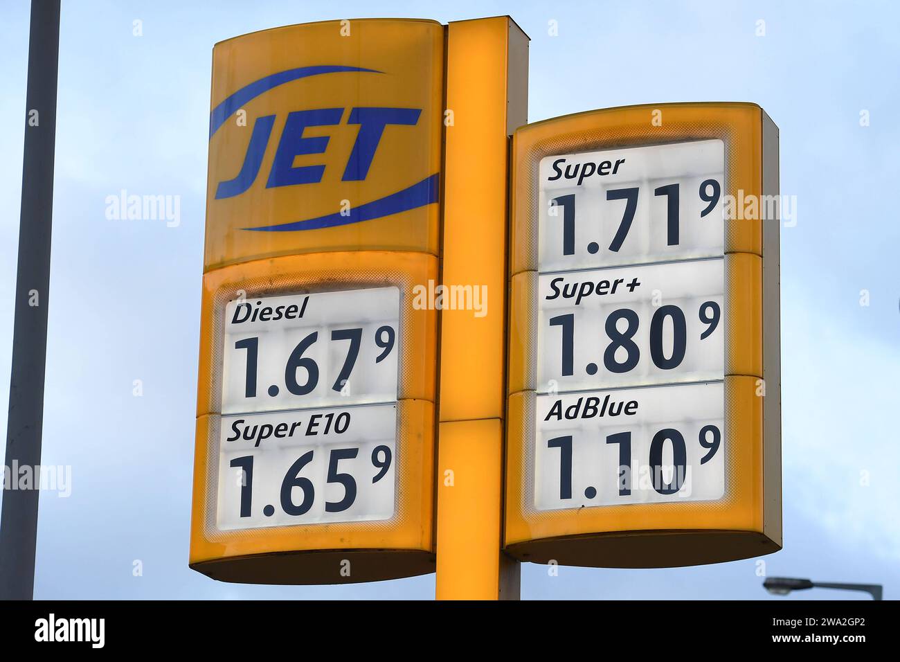 Spritpreise die Preise für Diesel und Benzin werden am 01.01.2024 an ...