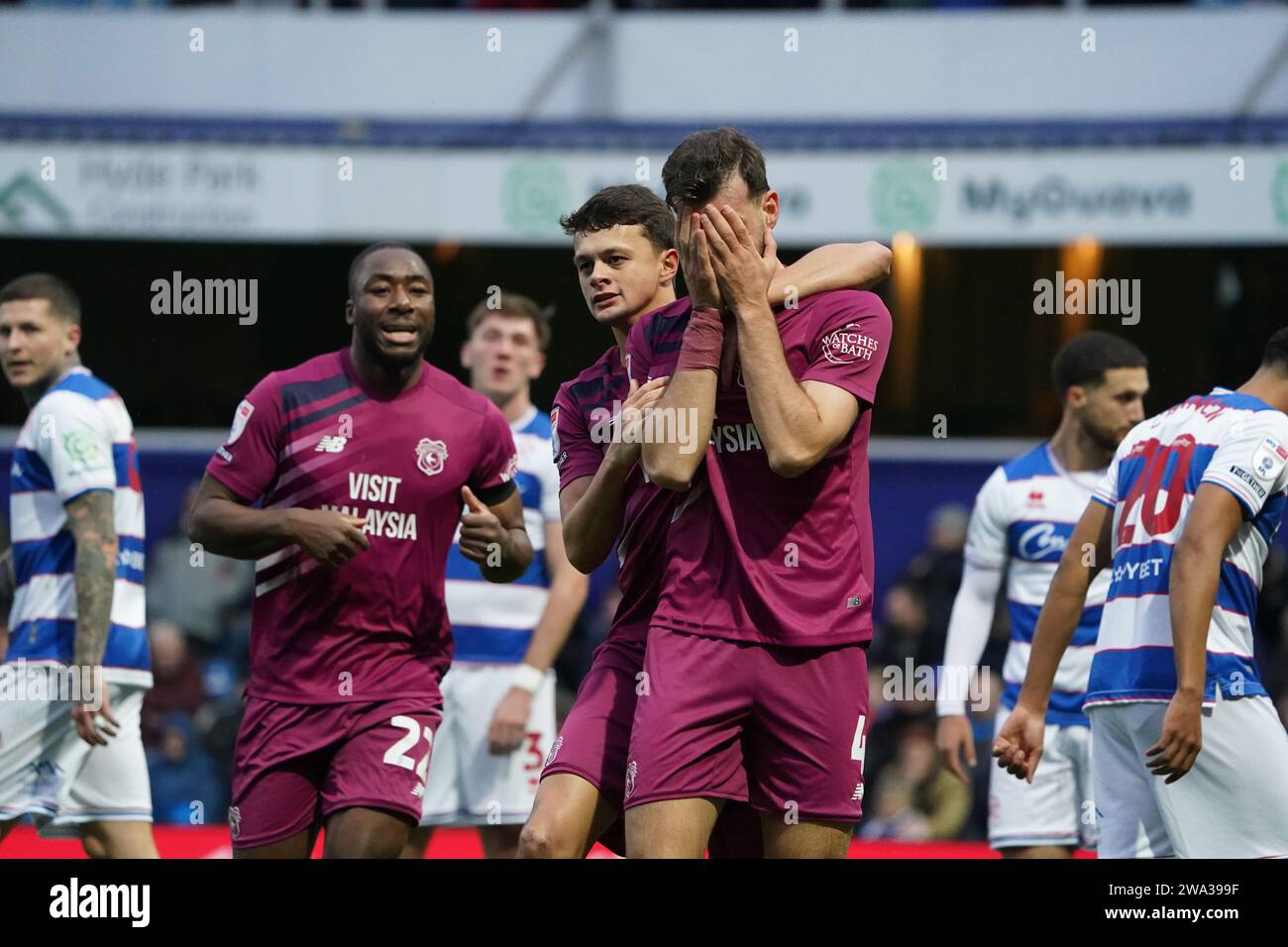 LONDON, ENGLAND - 1. JANUAR: Dimitris Goutas aus Cardiff City feiert ...