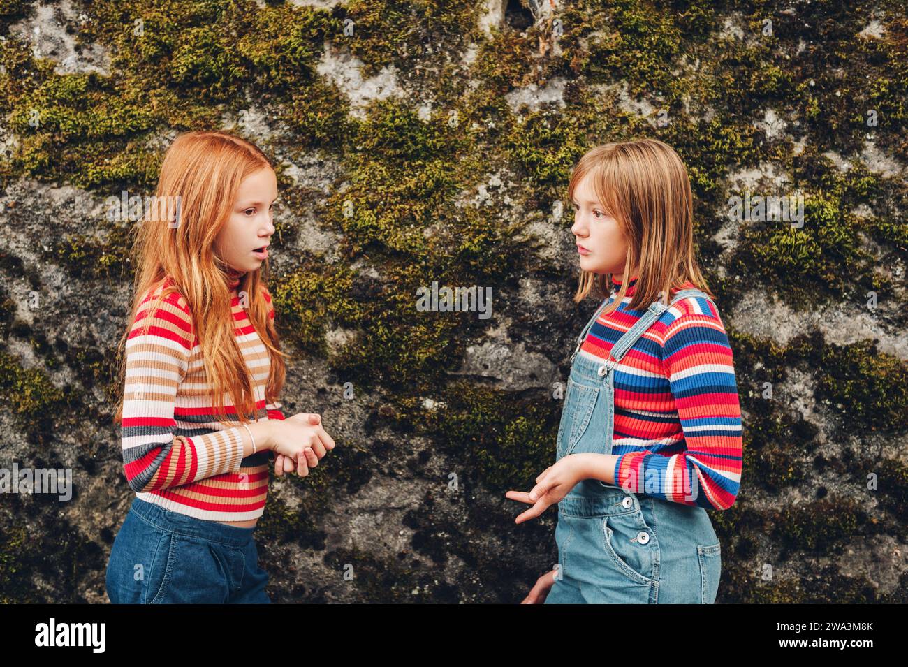 Preteen girls -Fotos und -Bildmaterial in hoher Auflösung – Alamy