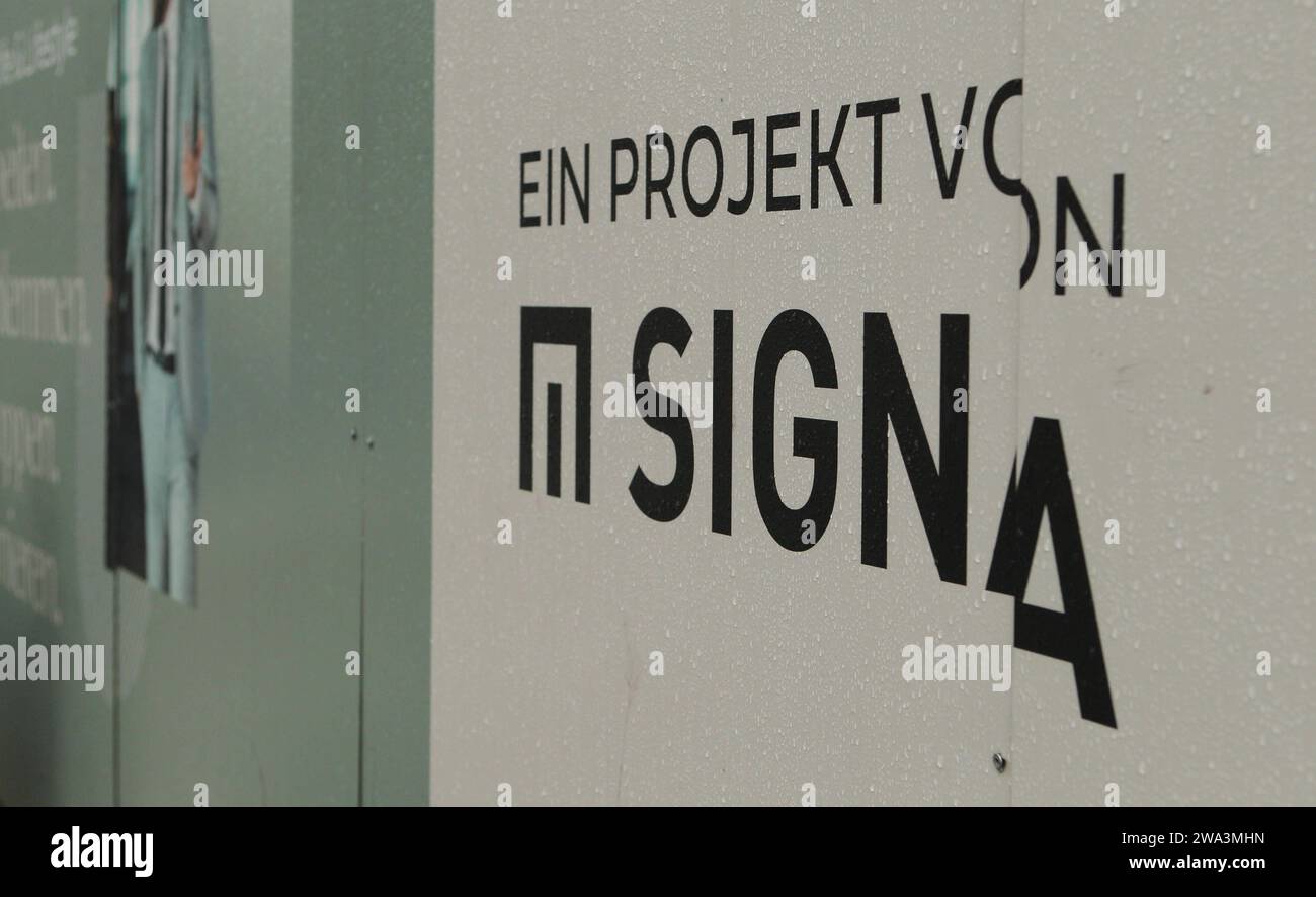 An einem Bauzaun der Baugrube der ehemaligen Gänsemarkt-Passage in der ...