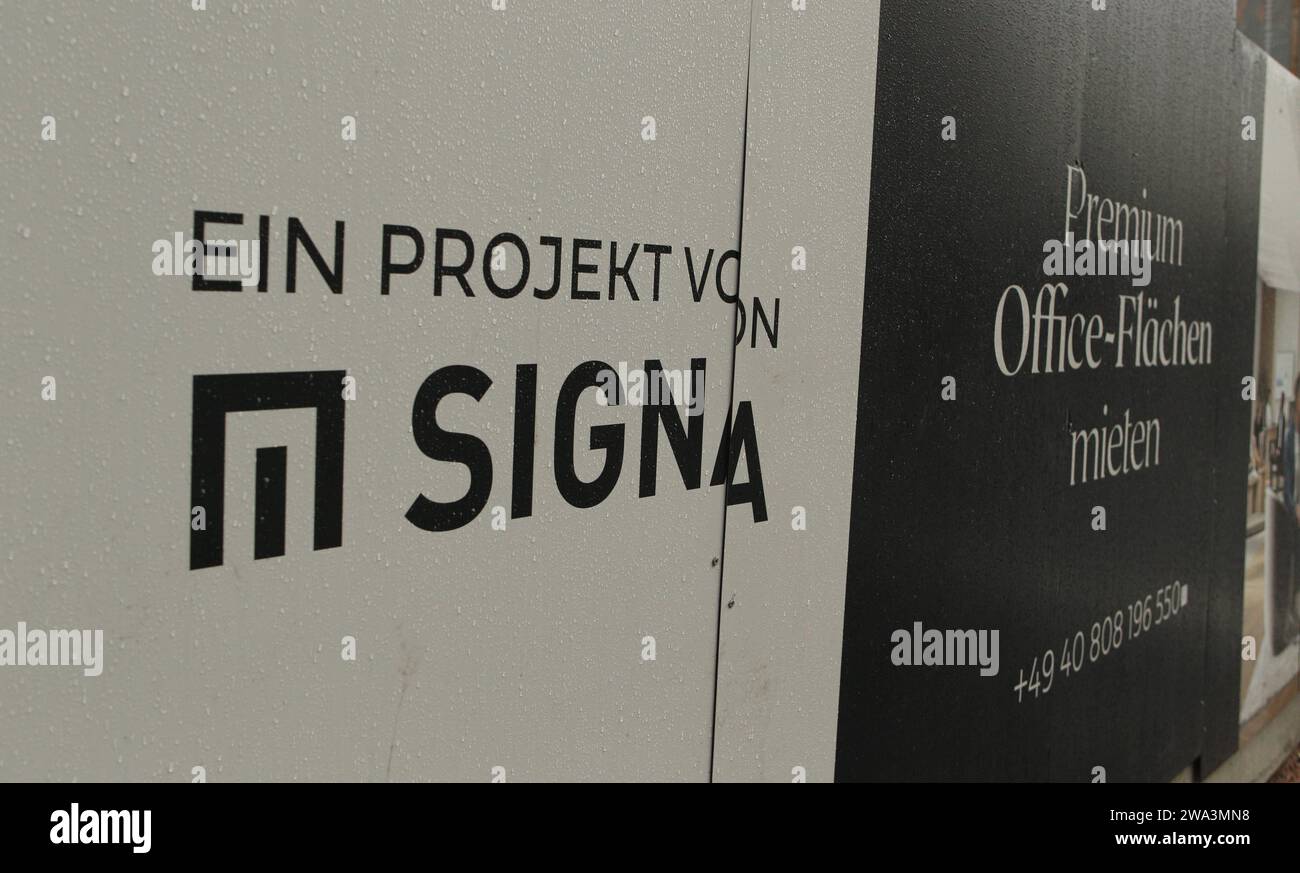 An einem Bauzaun der Baugrube der ehemaligen Gänsemarkt-Passage in der ...