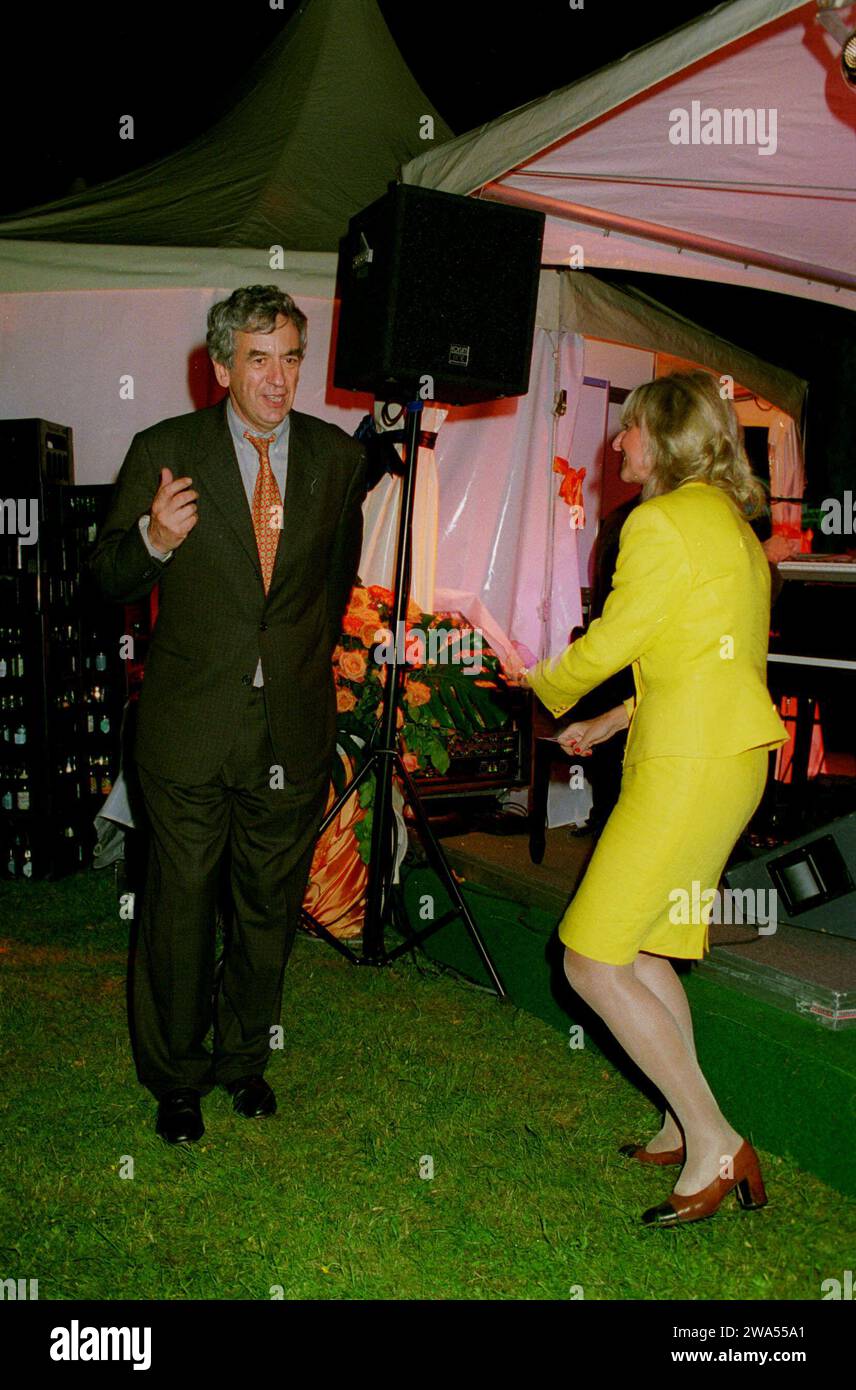 Abschlussparty des ARD Studio Bonn mit dabei: SPD Politiker und ...
