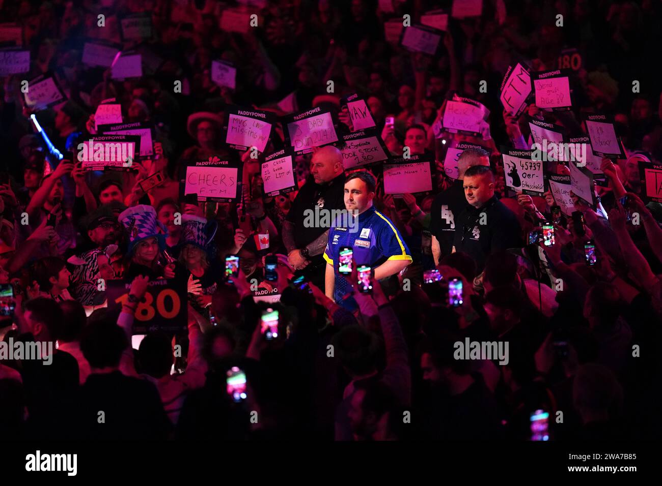 Luke Litter geht hinaus, um Rob Cross (nicht abgebildet) am 15. Tag der ...