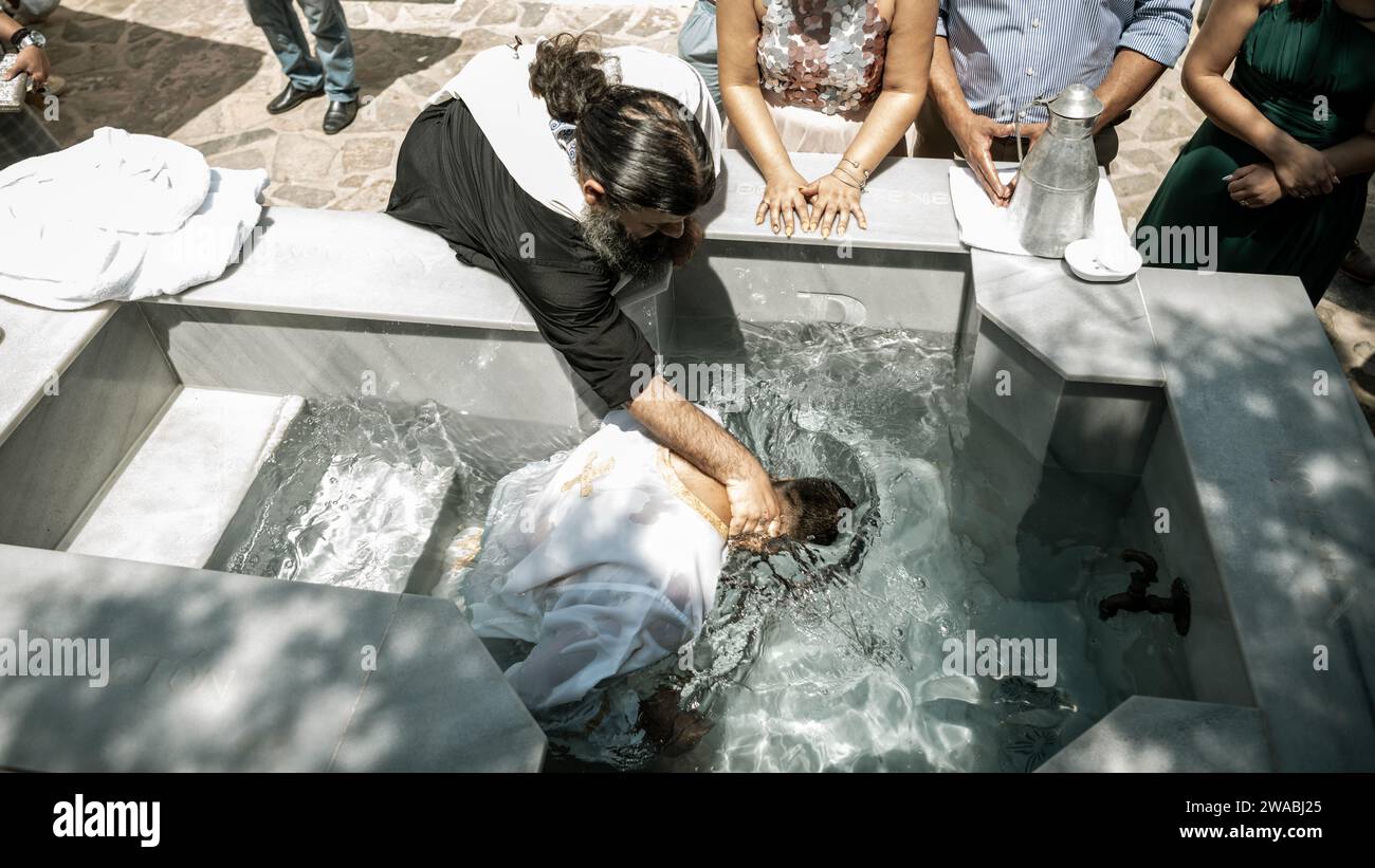Baptism christening -Fotos und -Bildmaterial in hoher Auflösung – Alamy