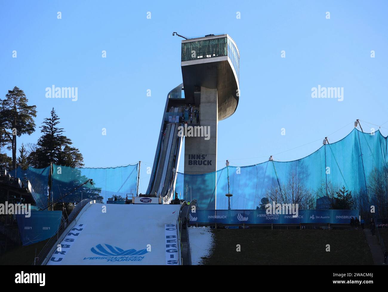 Sprungschanze in innsbruck -Fotos und -Bildmaterial in hoher Auflösung ...