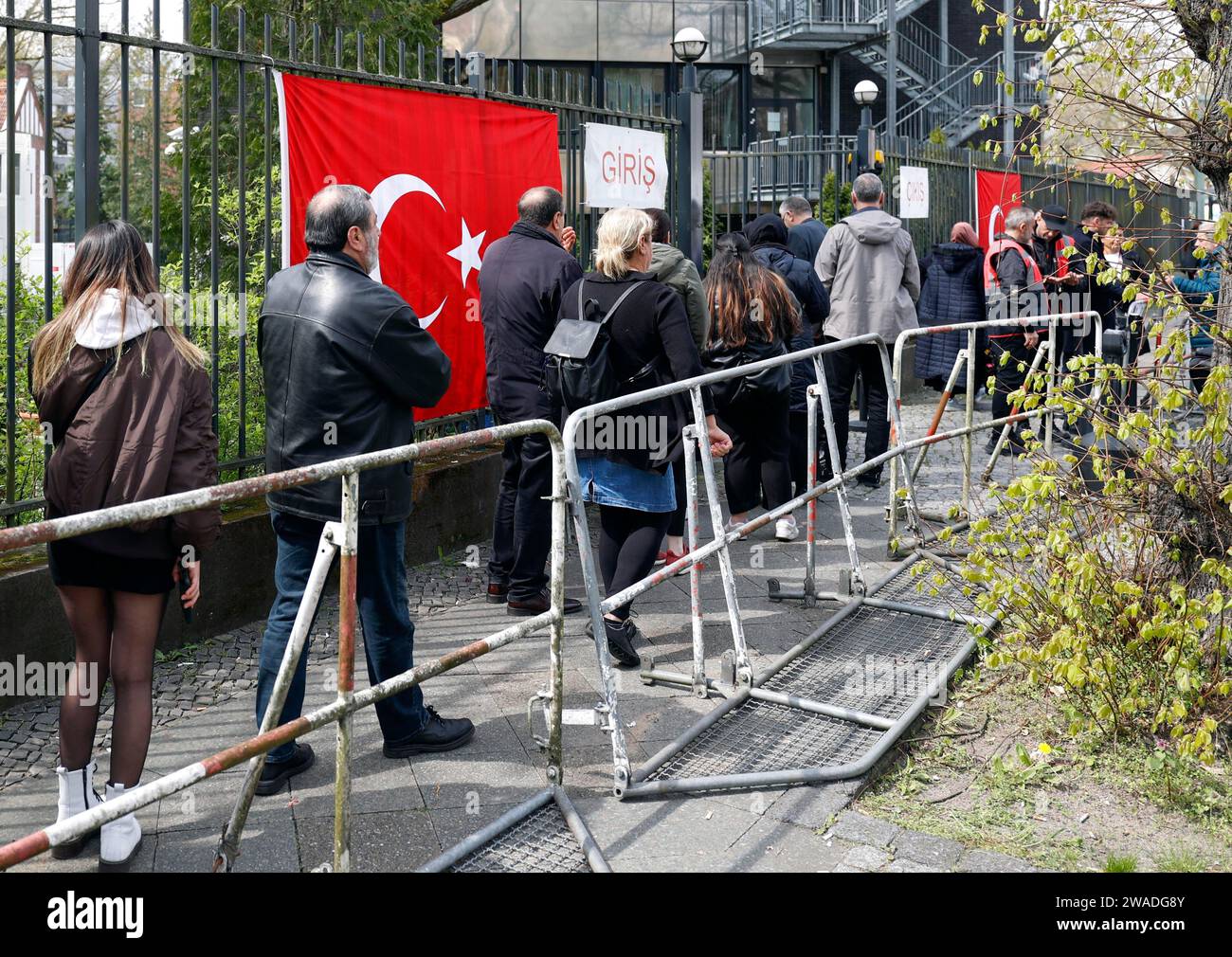 Turkish consulate general -Fotos und -Bildmaterial in hoher Auflösung ...