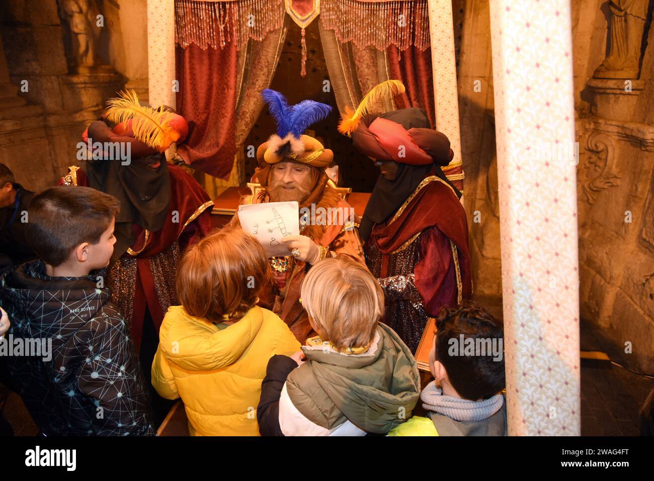 Vendrell, Tarragona, Spanien. Januar 2024. Der Bote der drei Weisen ...